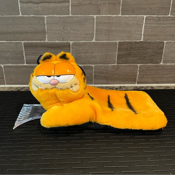 Garfield | Other | Very Cute Vintage Garfield Plush Ice Scraper For Car ...